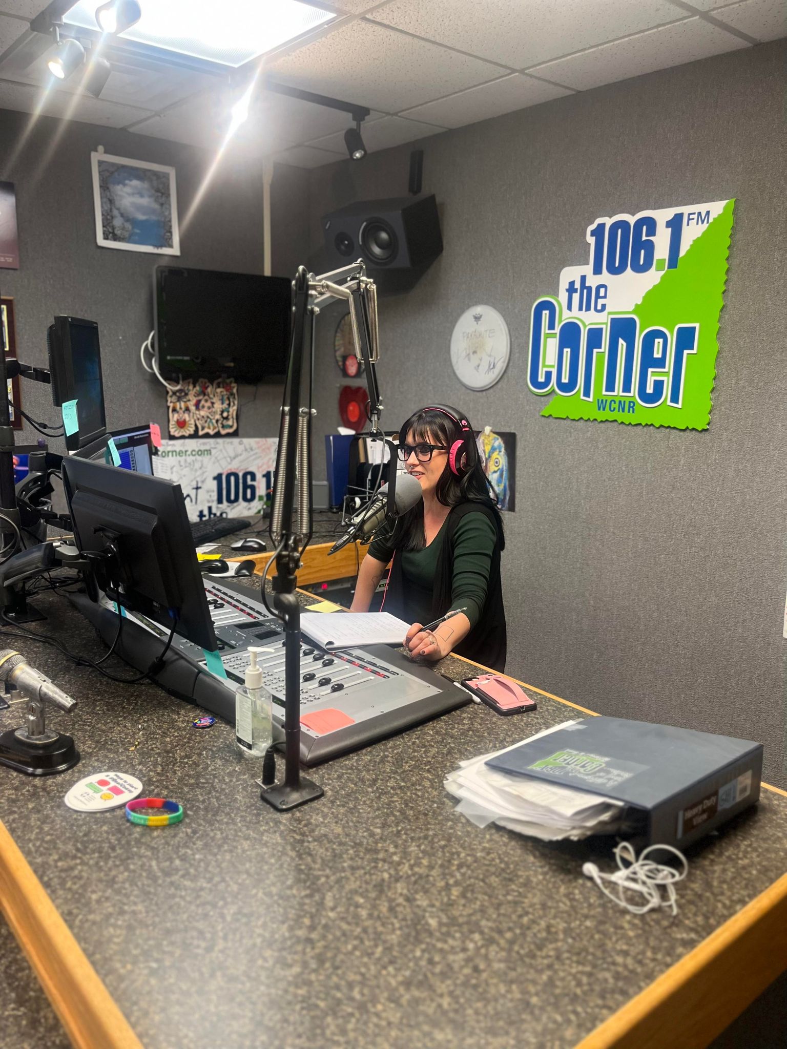 AJ Perdomo of The Dangerous Summer – Corner Lounge – 1/9/23 | 106.1 The ...